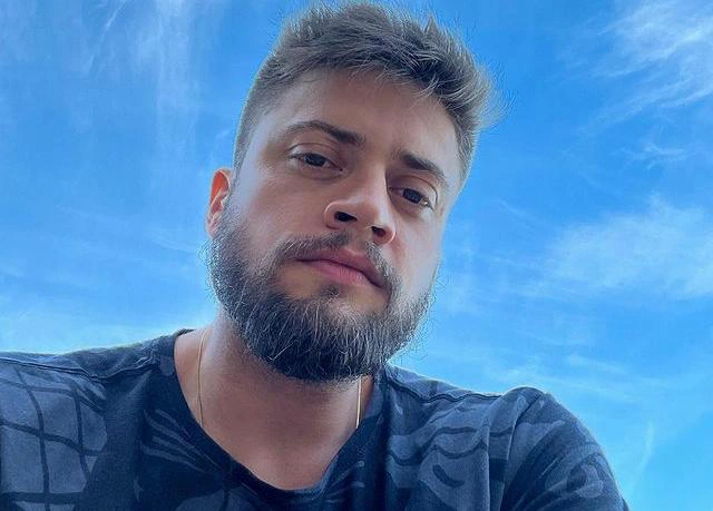 Rodrigo Godoy se irrita após flaga com ex-stylist de Preta Gil - Viagora