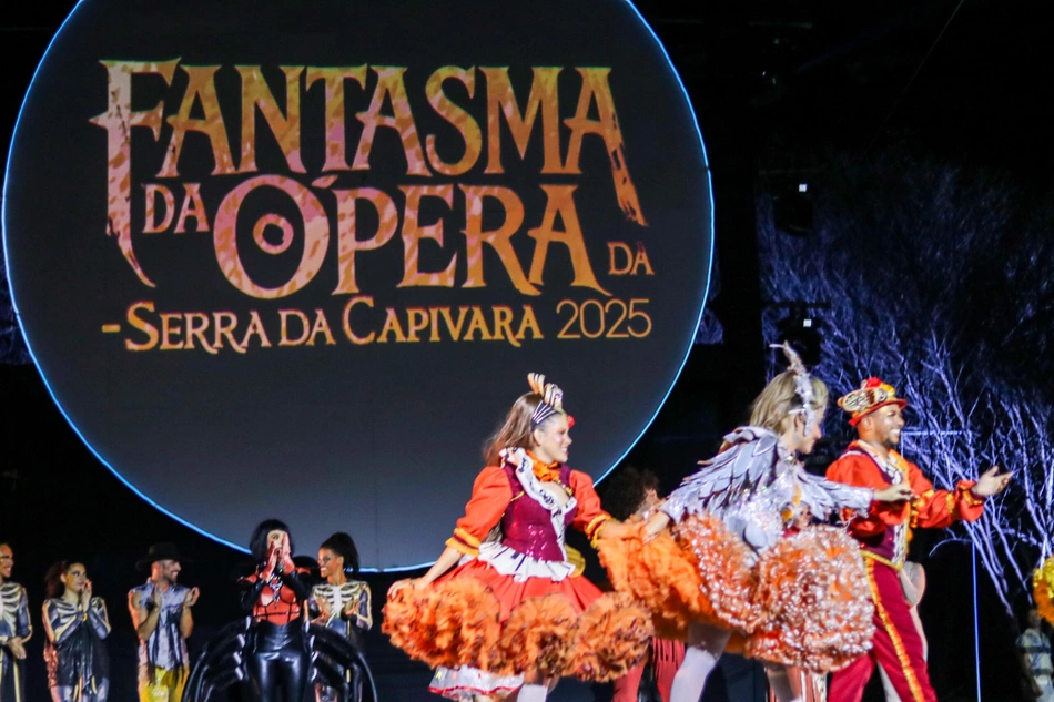 Espetáculo “O Fantasma da Ópera” encanta público na Serra da Capivara ...
